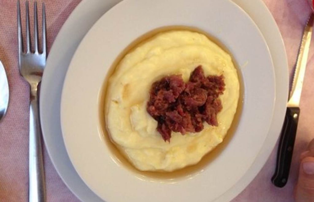 Salama da sugo: cos'è e dove mangiare la migliore a Ferrara